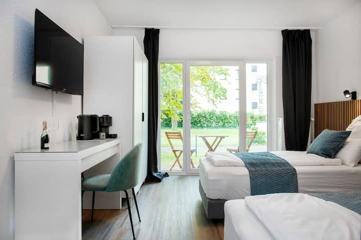 Exklusiv | Küche | Office | Streaming+minibar 2003 - Bonn