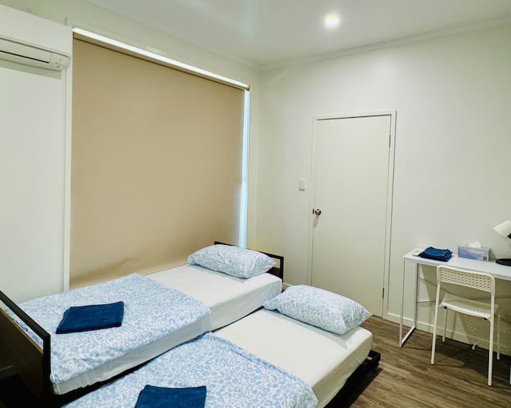 Studio Room 1, Attached Bathroom, Parking - Balmoral