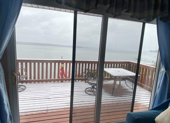 Winter Wonderland Cottage On The Lake! - Skaneateles, NY