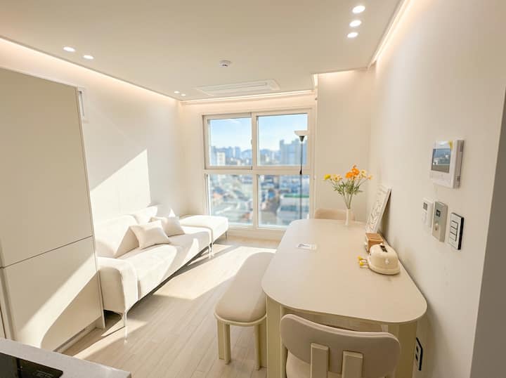 [15 Mins To Hongdae] Newly Built 2-room Building - Seoul