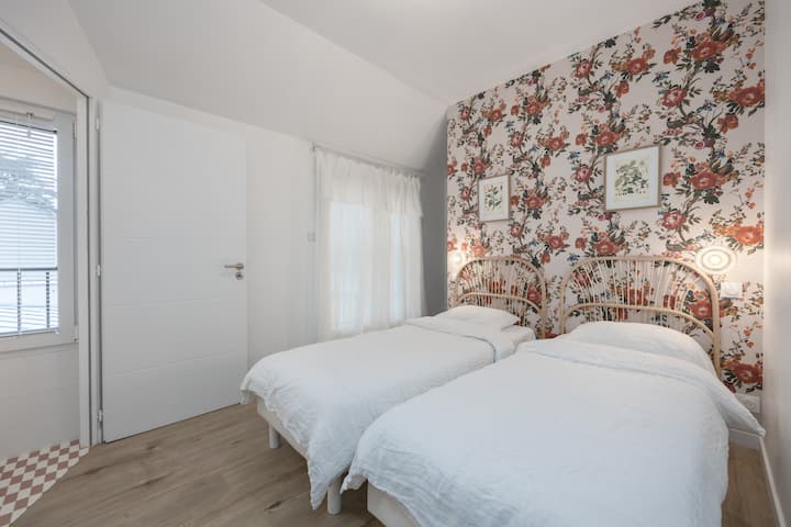 4 Suites with A/C · Beach Access · Family-Friendly - Houses for Rent in ...