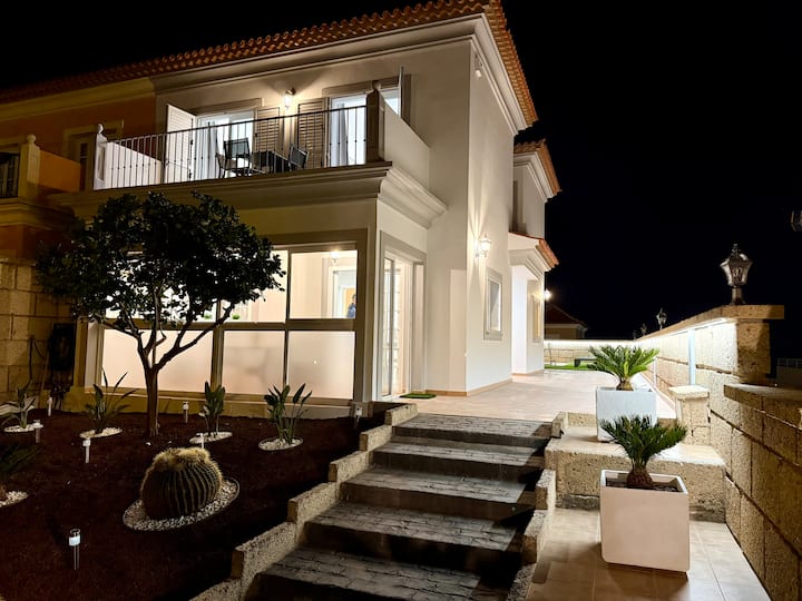 Villa Adassa · Exclusive Home In El Madroñal - Adeje