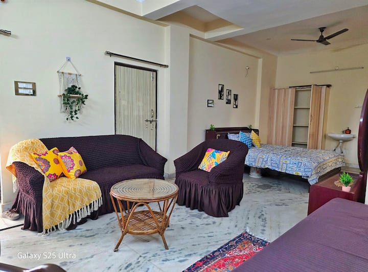 Cozy Modern Serviced Studio Near Rgi Airport - Hyderabad