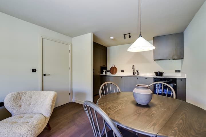 Luxury 2 Bed Canalside Nr Kings Langley Station - Watford