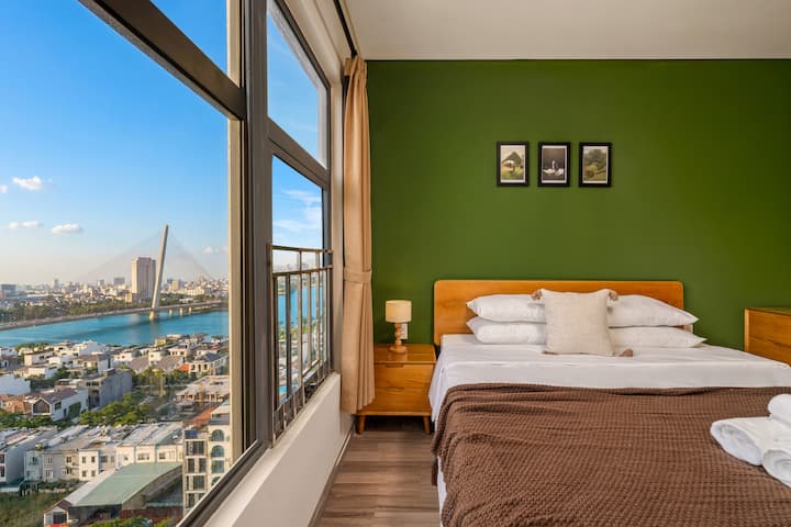 Monarchy Han River View 18th Floor Central & Pool - Da Nang