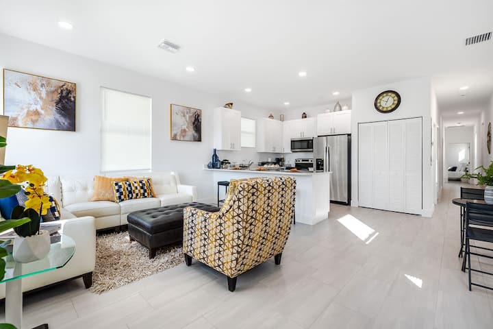 Cozy Newly Built Dwelling - West Palm Beach, FL