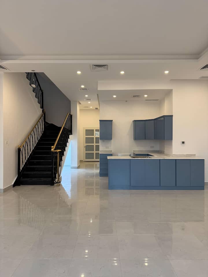 Chalet Near The Beachfront
Sea Entrance 4 Bedrooms - Koweït