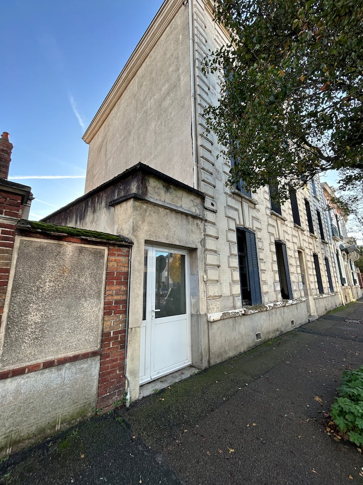 Le Petit Cocon De La Gare - Sens