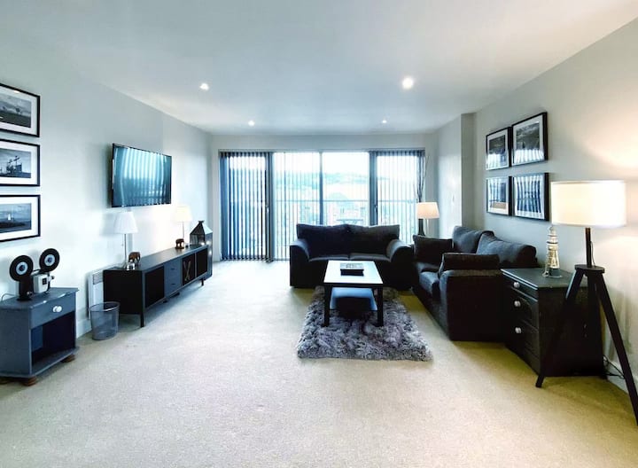 Artistic And Luxurious Apt With Sea View - Swansea