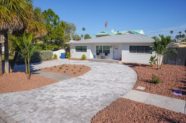 Clearwater Beach Retreat Home - Clearwater Beach, FL