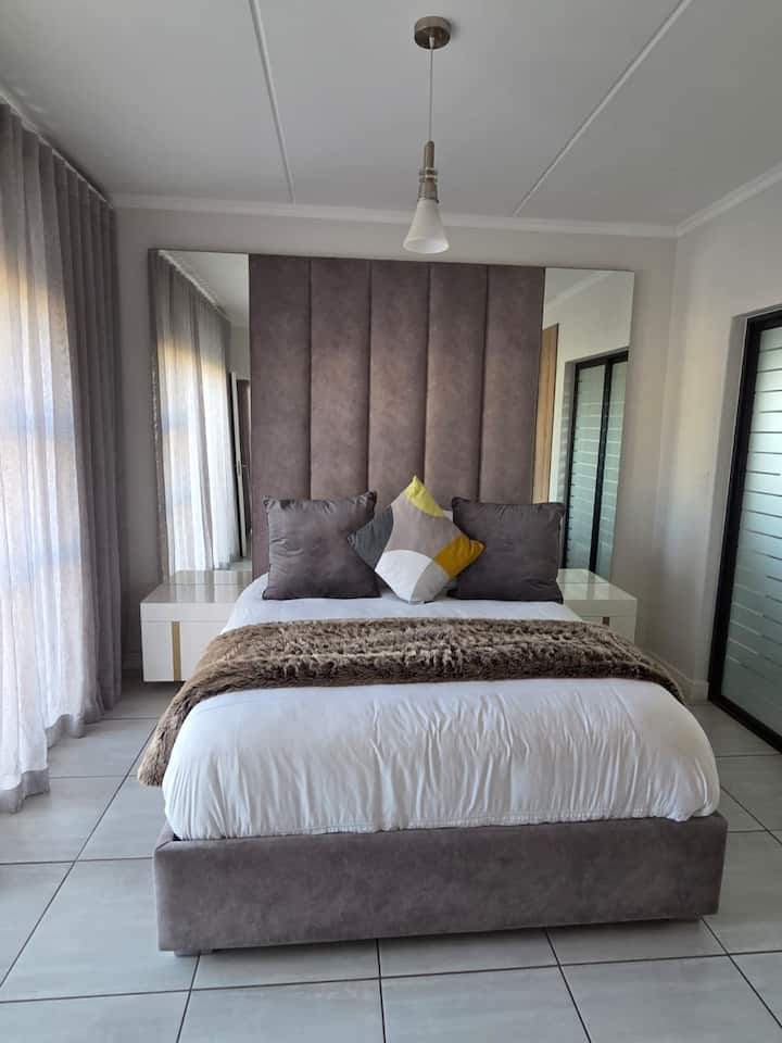 Solace Retreat In Waterfall - Sandton