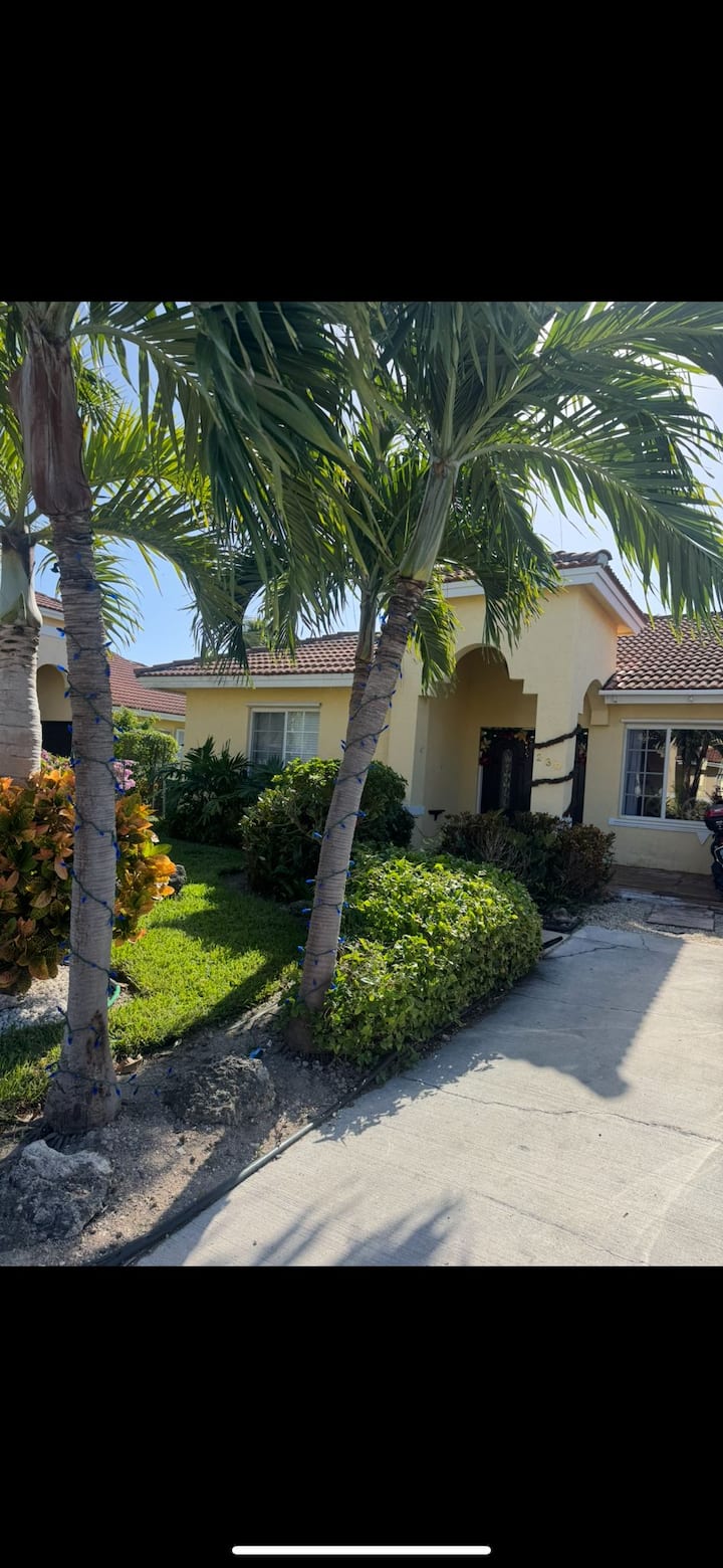 230 Jade Close - Nassau