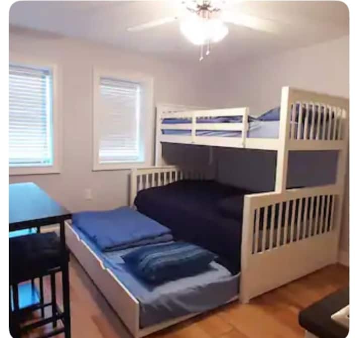 Newly Renovated. Beach Block Studio. Boardwalk. - Ocean City, NJ