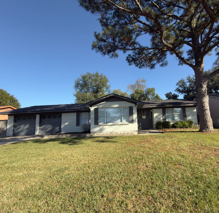 Pineview@ Baytown, E. Houston Getaway! - Baytown, TX