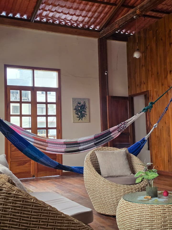 Casa Histórica En Montañita A Pasos Del Mar. - Montanita