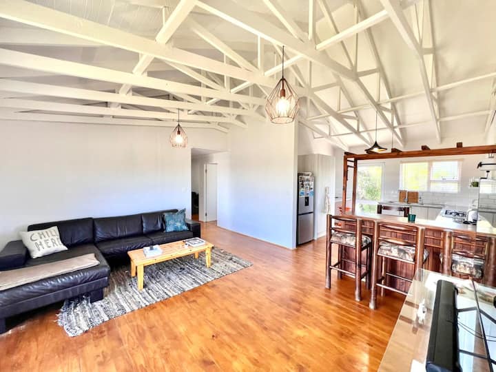 Paradise Beach Villa - Jeffreys Bay