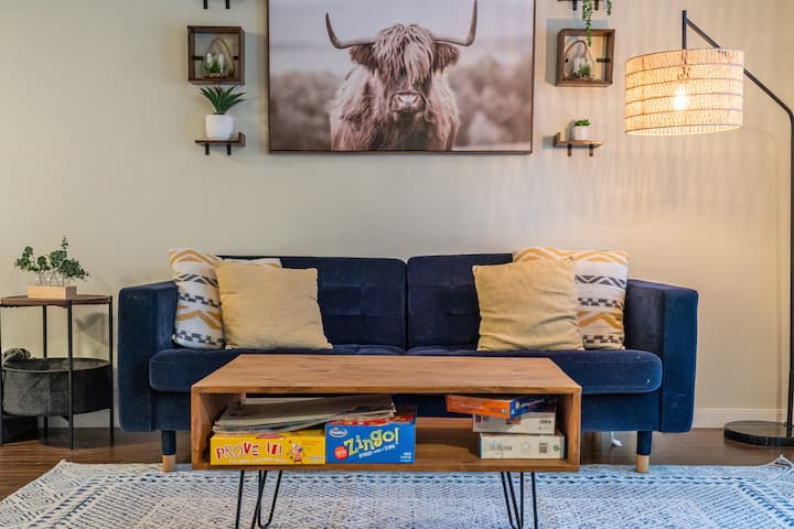 Hero's Haven | Playroom | Fenced Yard | Dbl Garage - Calgary