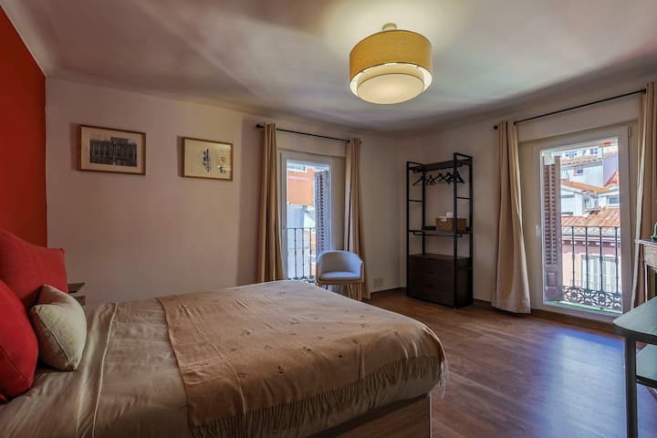 Antigua Preciados 7 | Minimal | Habitación Urbana - Chamartín