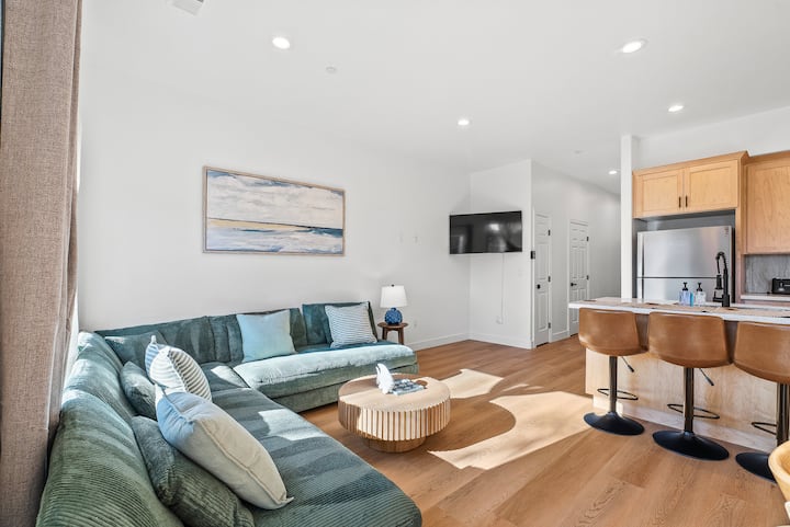2 Condos Btwn Santa Cruz & Monterey For 18 Guests! - Watsonville, CA