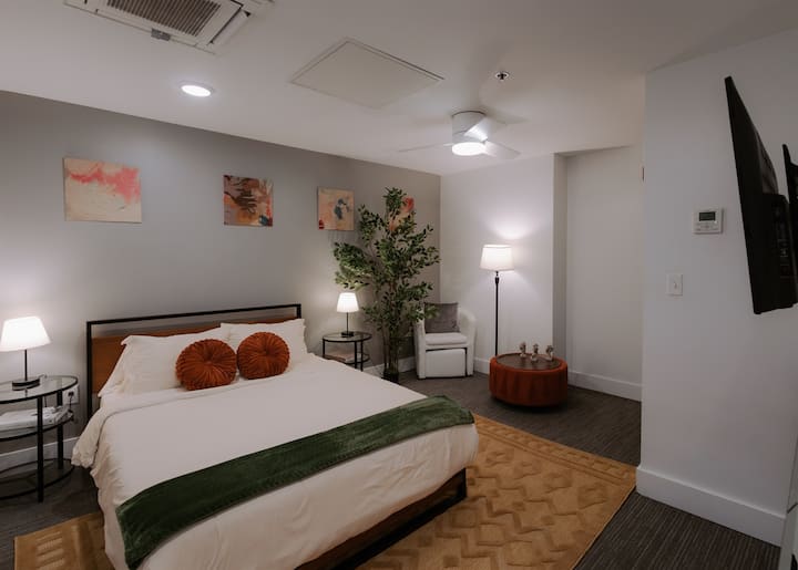 Steps From Kc Streetcar - The Nelson - Kansas City, MO