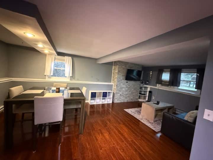 Cute, Cozy, And Simple South Shore Stay - Halifax, MA