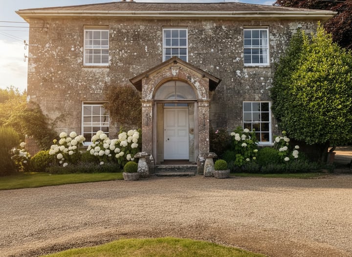 Elegant Georgian Farmhouse | Pythouse - Shaftesbury