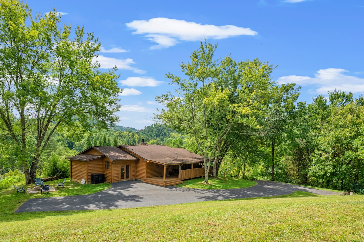 Chalet confortable avec spa près de Dollywood - Animaux acceptés ...