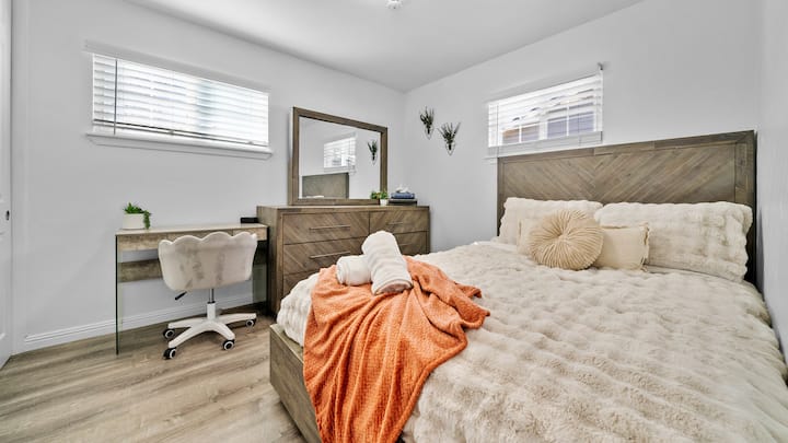 Workdays & Weekends | Unwind After Busy Days - Sparks, NV