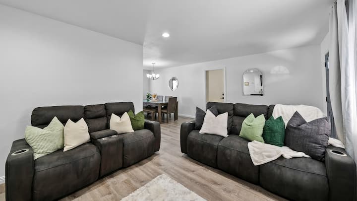 Workdays & Weekends | Unwind After Busy Days - Sparks, NV