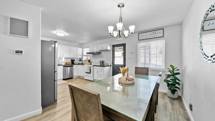 Workdays & Weekends | Unwind After Busy Days - Sparks, NV