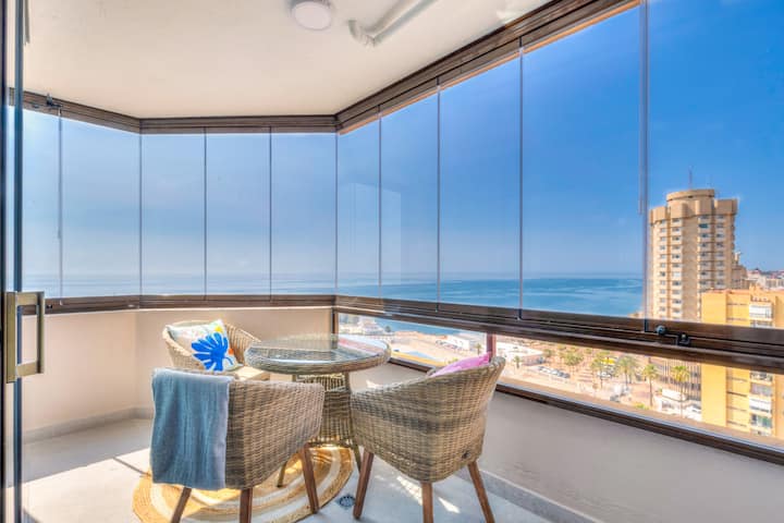 Stunning Apartment With Seaviews In Fuengirola - Fuengirola