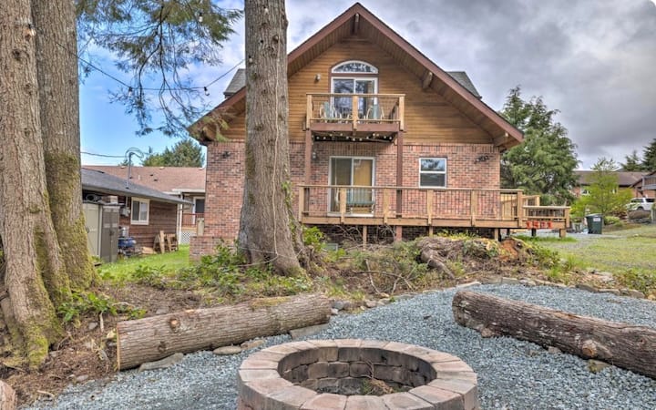 Rockaway Beach Hideaway W/ Hot Tub & Wood-stove! - Rockaway Beach, OR