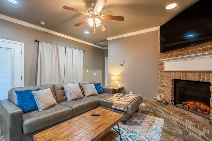 Sunset Retreat, Clean Modern 3br, Garage, Near 191 - Odessa, TX