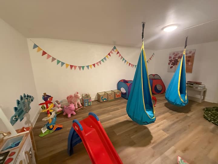 Kid Friendly Oasis Near Downtown - Bismarck, ND