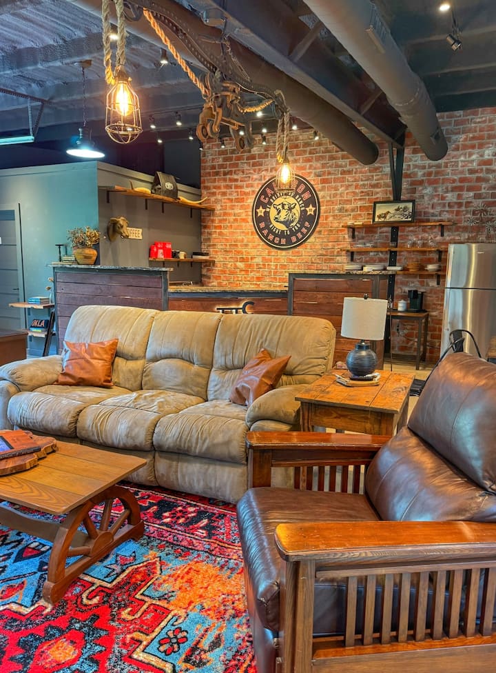 Ranch Market Apartment - Ada, OK