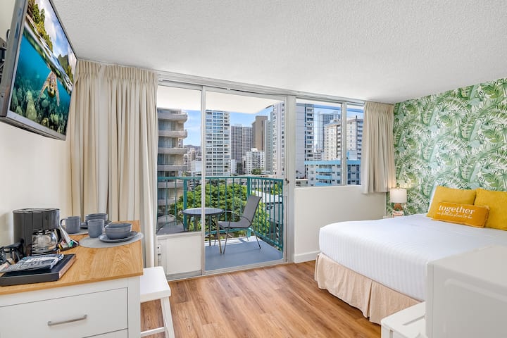 Bright Waikiki Studio 6f + Walk To Beach & Dining - O‘ahu, HI