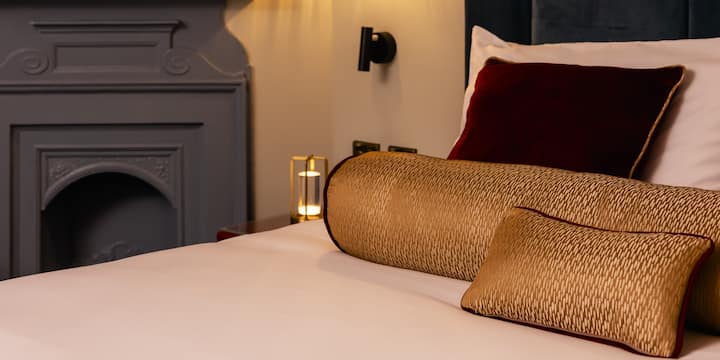 Superior Double Room At The Royal Bell - Bromley