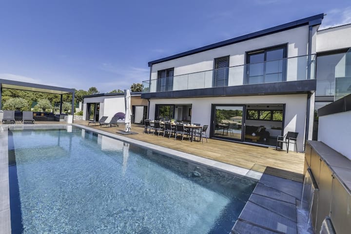 Maison Unique Et Moderne - Nîmes