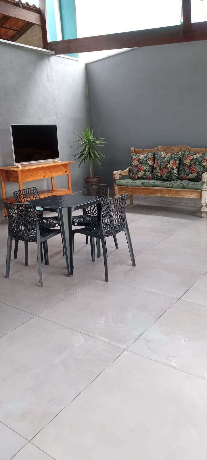 Espaço Para Temporada - Apenas 50 Metros Da Praia! - Serra