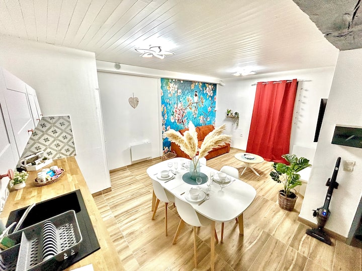 L’envolée, Centre-ville Parking Gratuit - Villeneuve-sur-Yonne