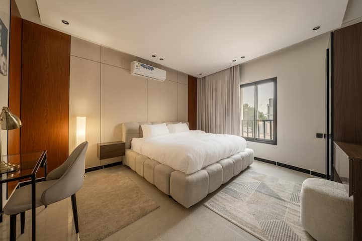 New Hotel Apartment With King Bed | Self Check-in - Saudi Arabia