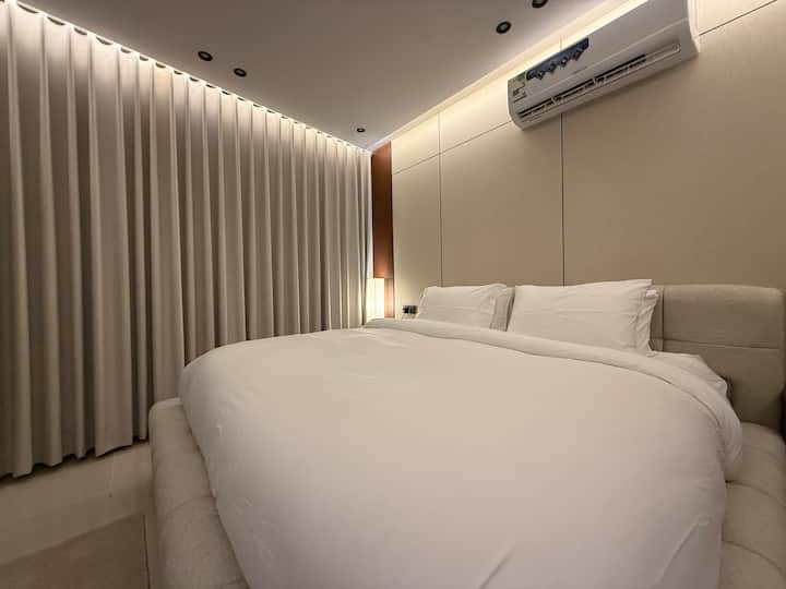 New Hotel Apartment With King Bed | Self Check-in - Riyadh