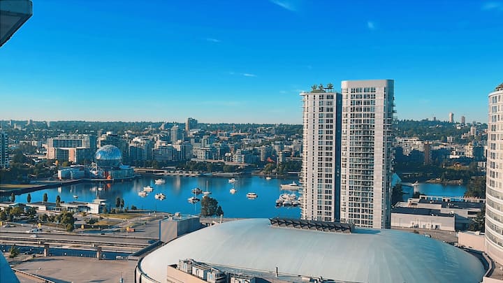 Luxury 2br Condo | Sleeps 6 | Full Amenities - Vancouver