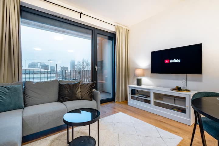 Breezy & Fresh Emerald Studio | Garage + Balcony - Bratislava