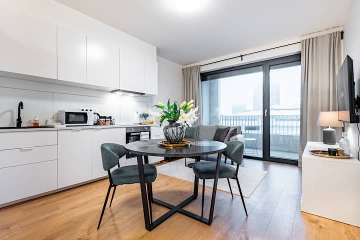 Breezy & Fresh Emerald Studio | Garage + Balcony - Bratislava