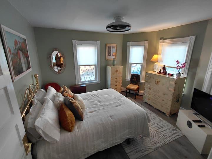 Three Bedroom In The Academic Triangle - Sutton, MA