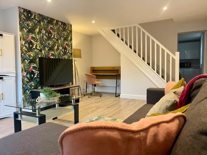 Convenient 2 Bed In Central Faversham With Parking - Faversham