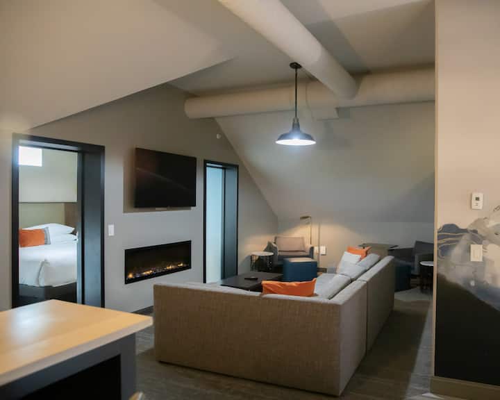 Hotel Saranac | Great Camp Suite 908 - Saranac Lake, NY