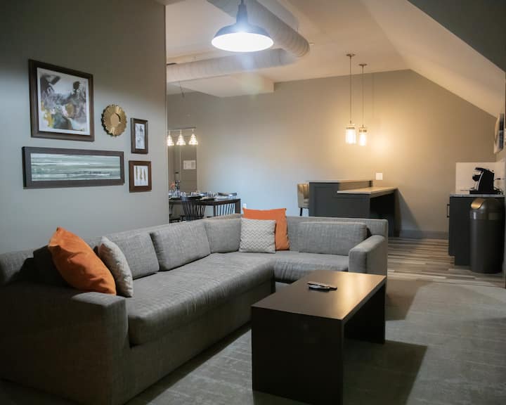 Hotel Saranac | Great Camp Private Floor Suite 900 - Saranac Lake, NY