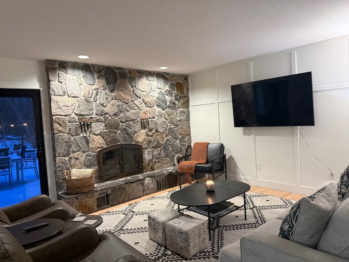 Location, Location, Location! Steps To The Beach! - Grand Bend